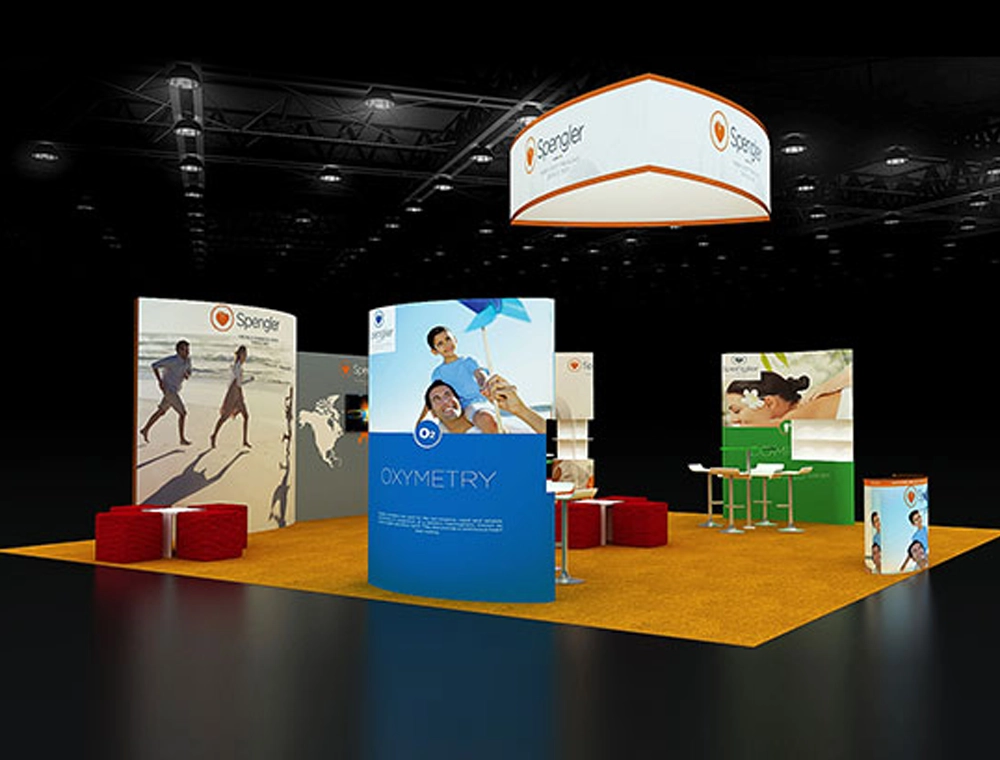 30x30 Retail Display: Slatted Screens & Modular Seating