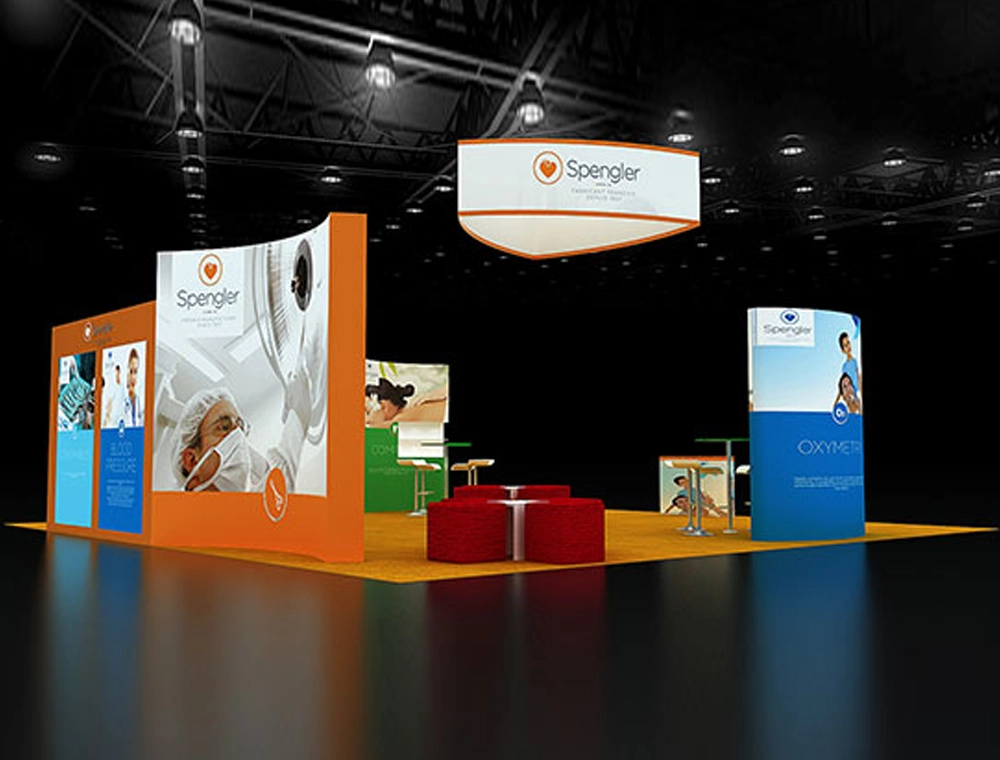 30x30 Retail Display: Slatted Screens & Modular Seating